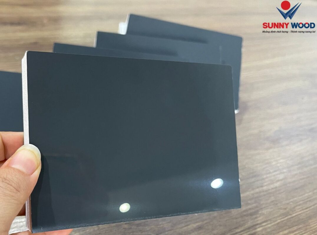 Tấm Nhựa Sunny Wood 3 Lớp 17mm T317-G1 Màu Ghi Đậm